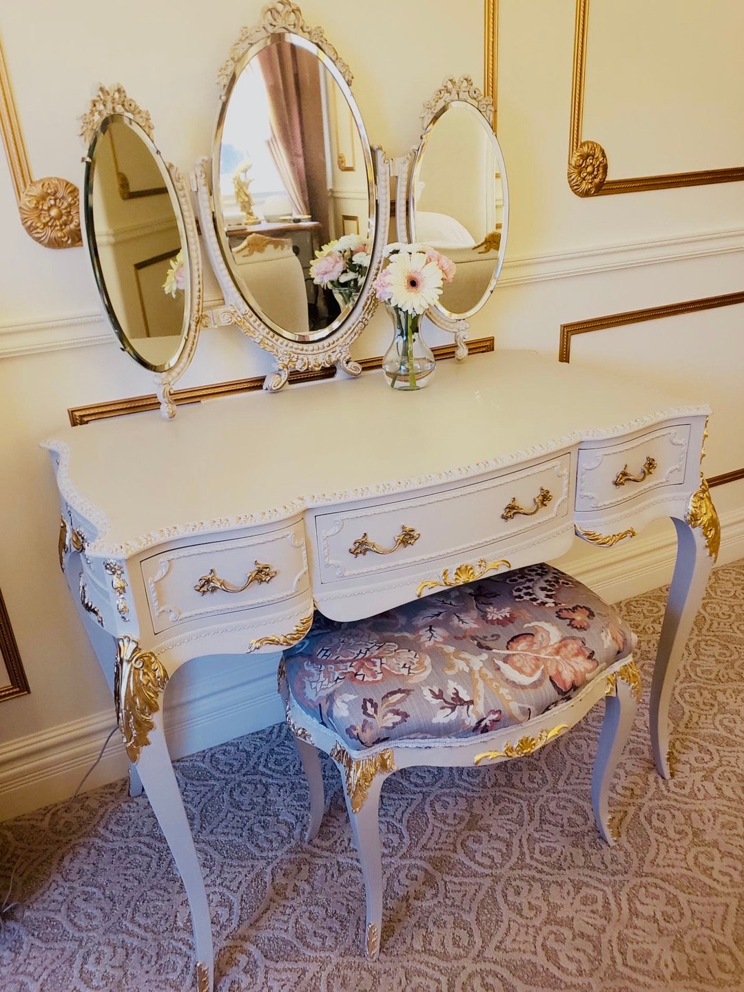 French Style Vanity Set: Vintage Ornate Dressing Table With Mirror ...