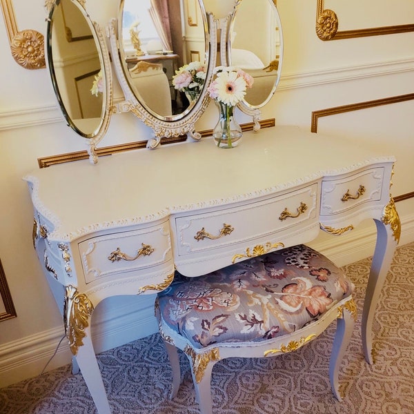Vintage Vanity Table - Etsy