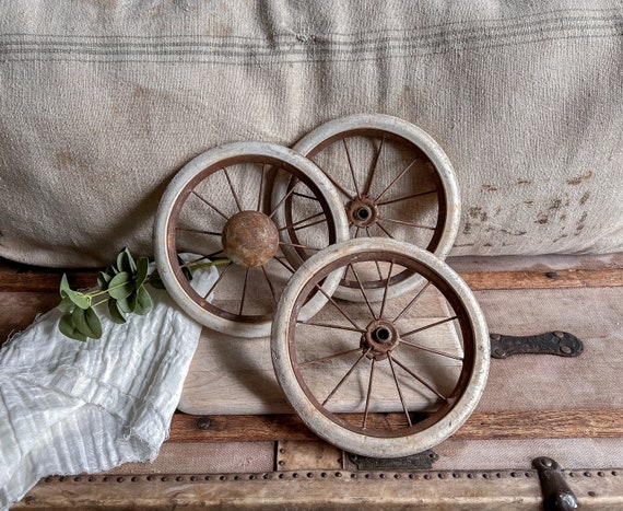 Set of 3 Vintage Rustic Wheels / Vintage Decor / Farmhouse - Etsy