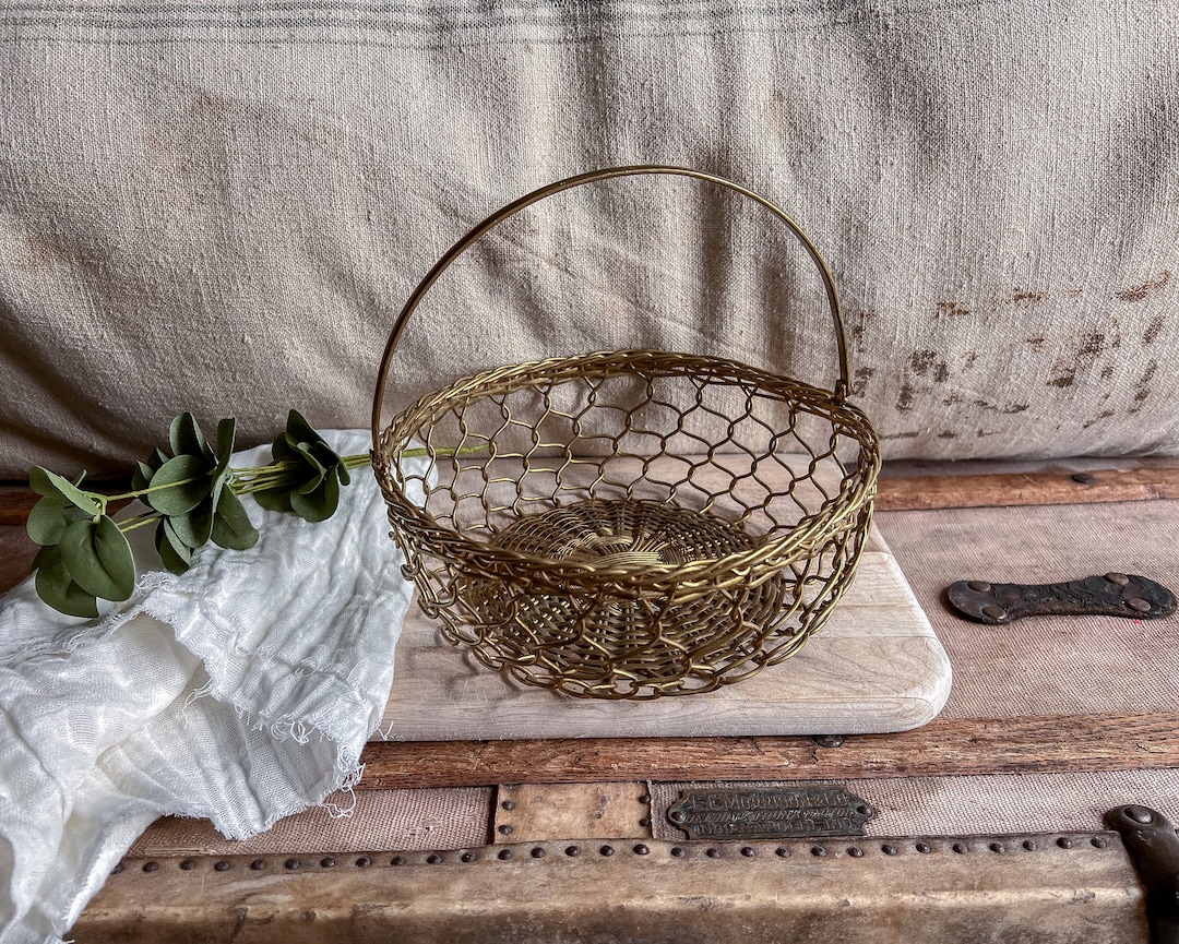 Vintage Brass Wire Basket / Vintage Decor / Brass Decor / Basket Decor ...