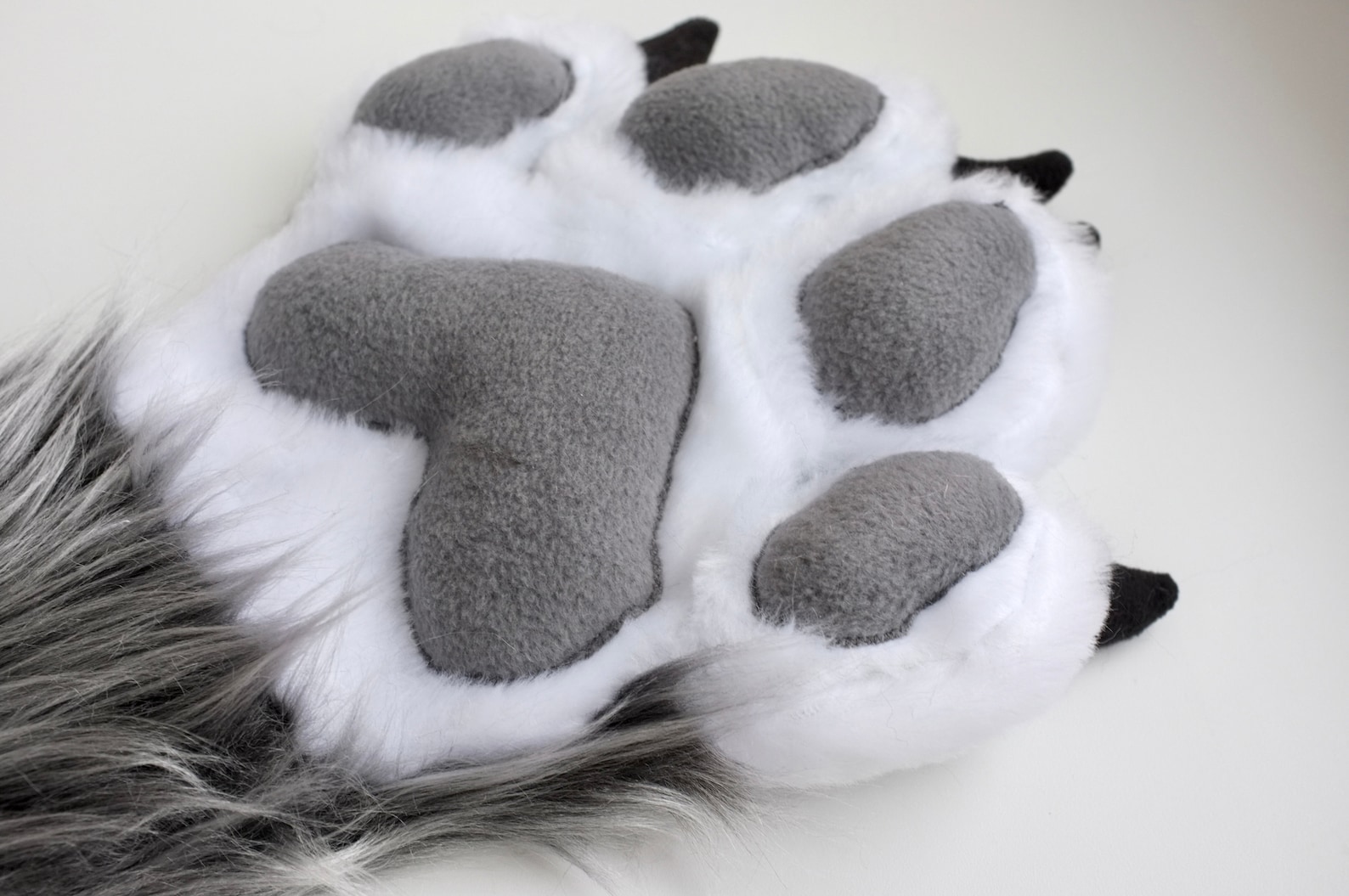 Furry paws fursuit paws template - fessnutri
