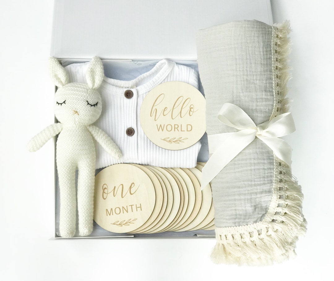 NEWBORN Baby Shower Gift Box Neutral Unisex Gift for Baby Milestone ...