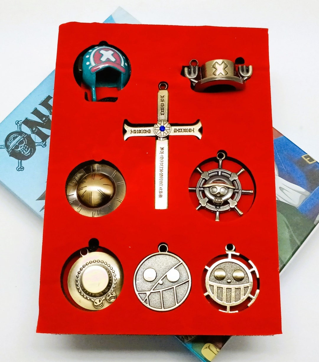 Anime One Piece Strawhat Luffy Chopper Mihawks Swords Metal Pendants ...