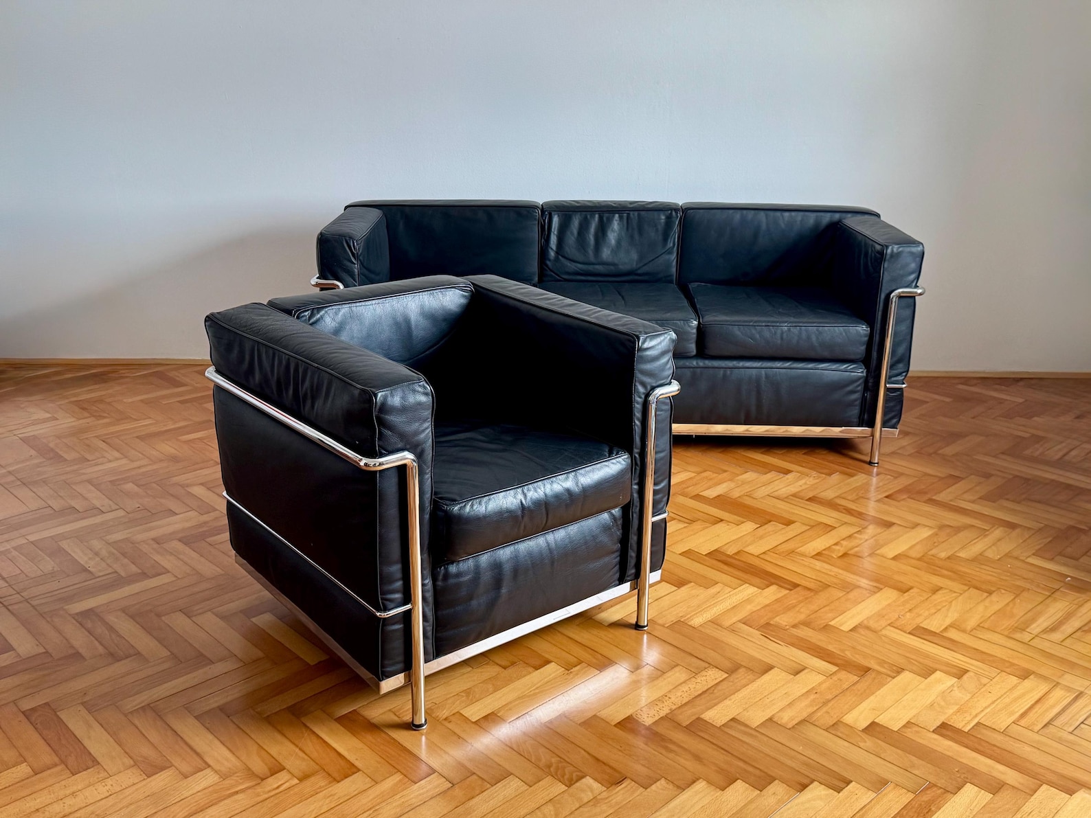 LC2 Style Mid Century Modern Black Leather Armchair / Chrome Tubular ...
