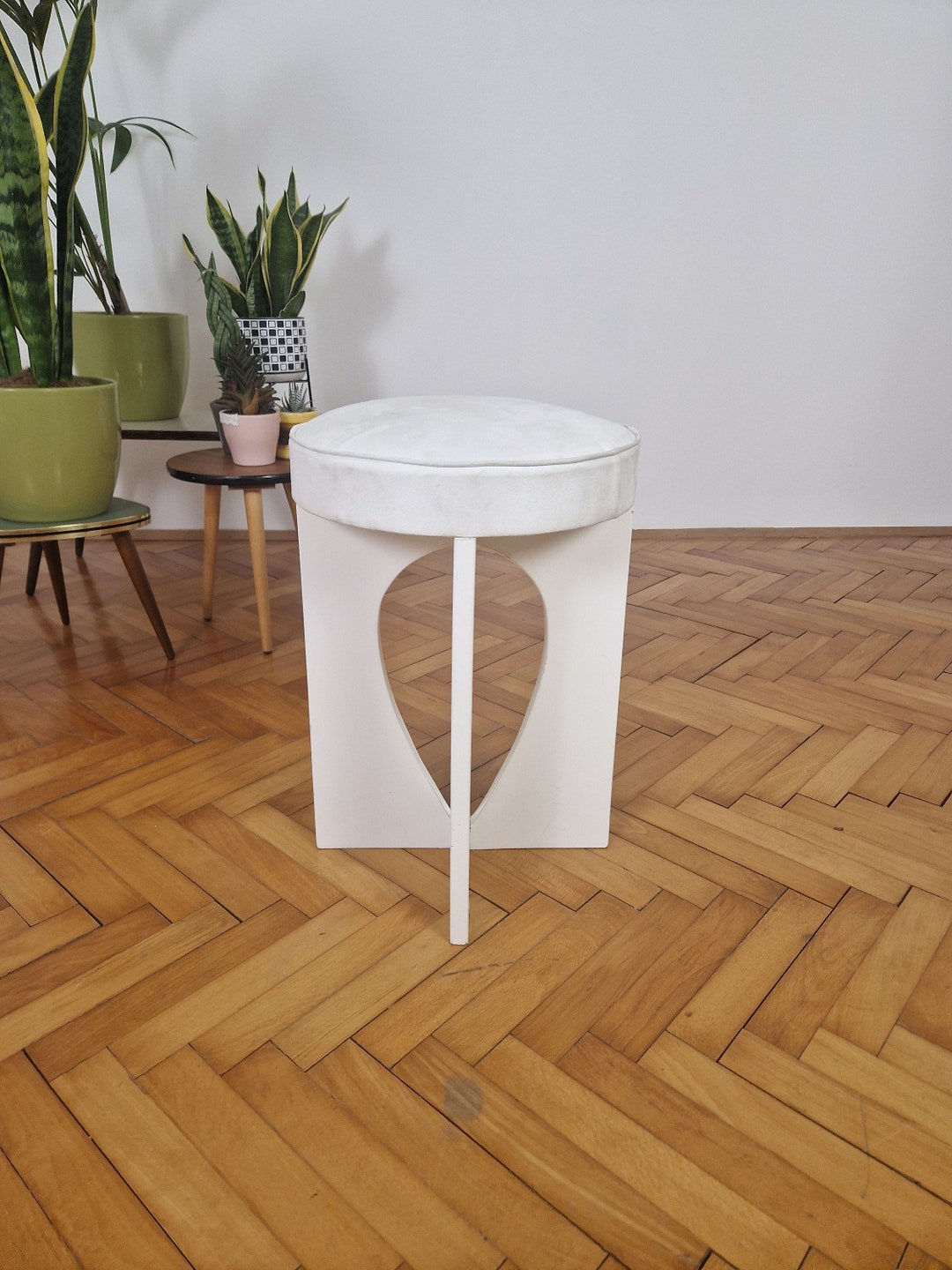 Mid Century Modern White Round Footstool / Vintage Plush Ottoman ...