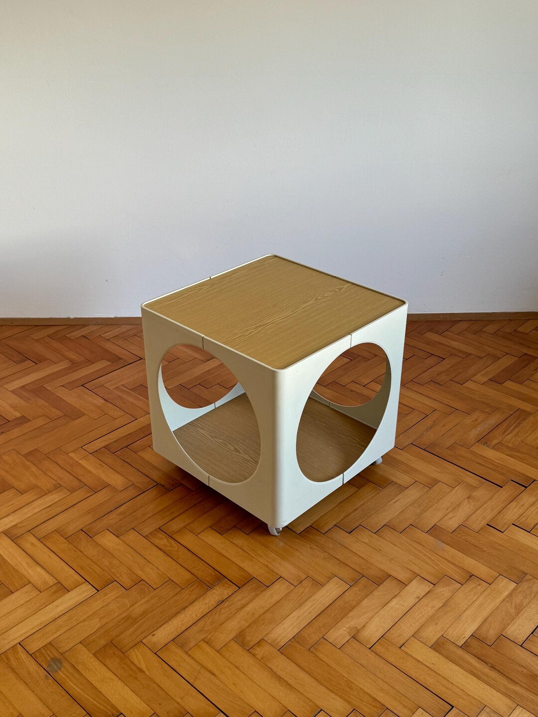 Space Age White Cube Side Table on Wheels / Movable Coffe Table ...