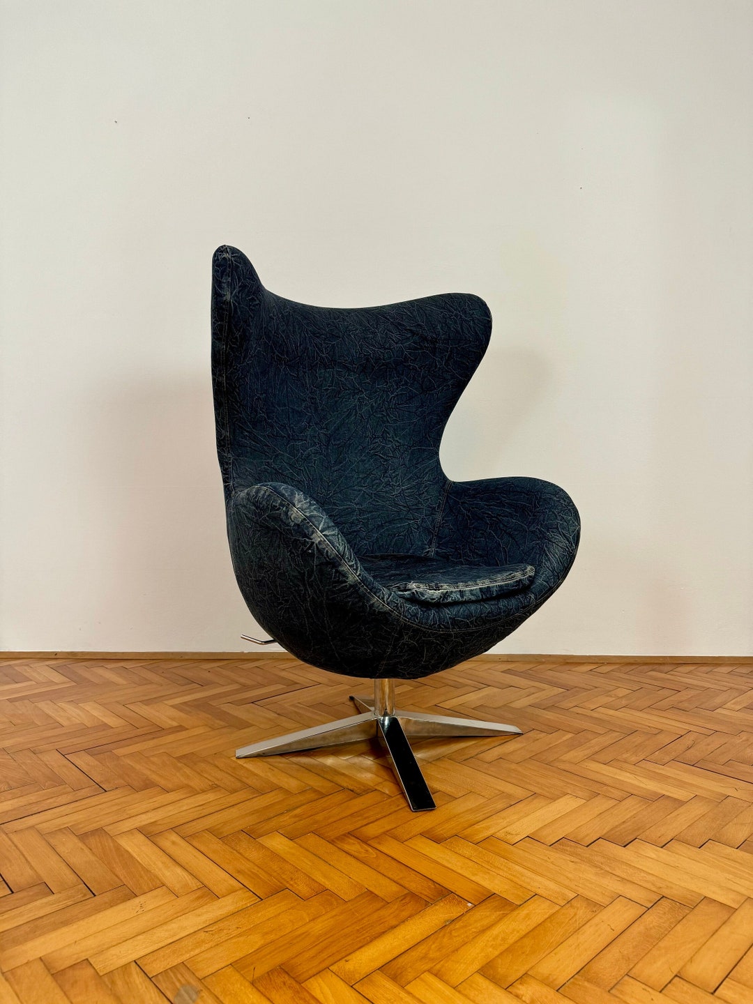 Vintage Blue Egg Chair / Retro King Armchair / Office Swivel Chair ...