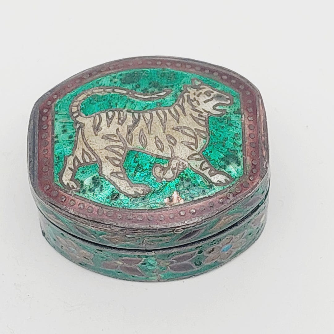 Vintage 800 Silver Box, Lion and Tiger Design, Pillbox, Enamel Green - Etsy