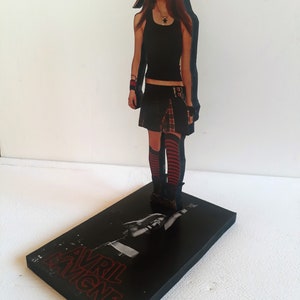 AVRIL LAVIGNE DISPLAY 8 Standee Figure Statue Mdf Cutout Doll Toy ...