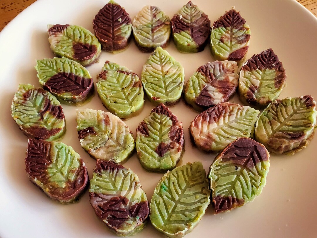 Handmade to Order Marbled Marzipan Autumn Leaves - Etsy