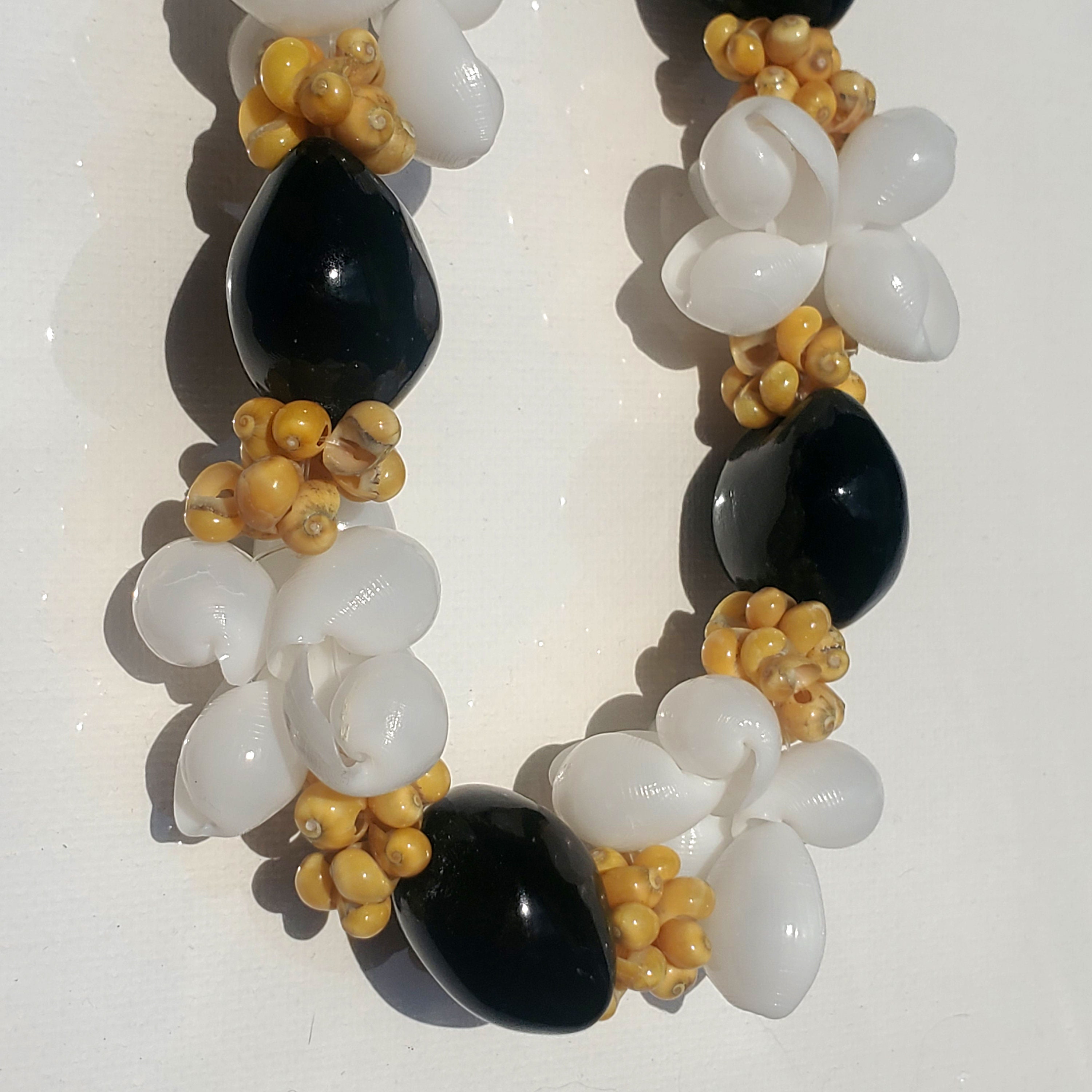 32-inch Bubble Shell With Mongo Shell Black Glossy Kukui Nut Shell ...