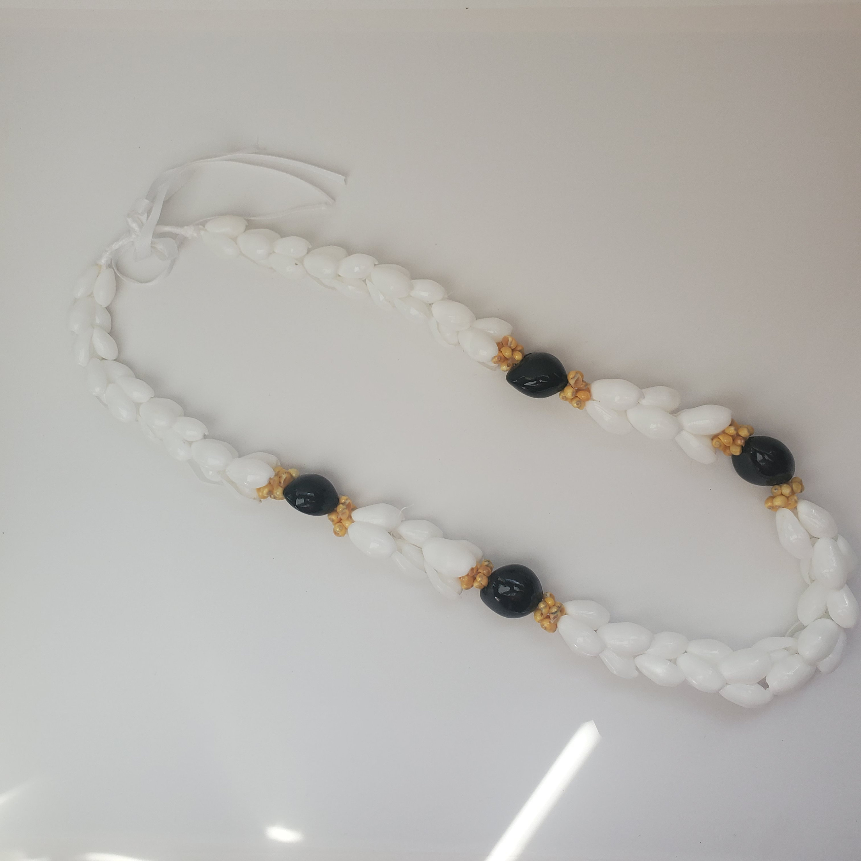 32-inch Bubble Shell With Mongo Shell Black Glossy With 4 Kukui Nuts ...