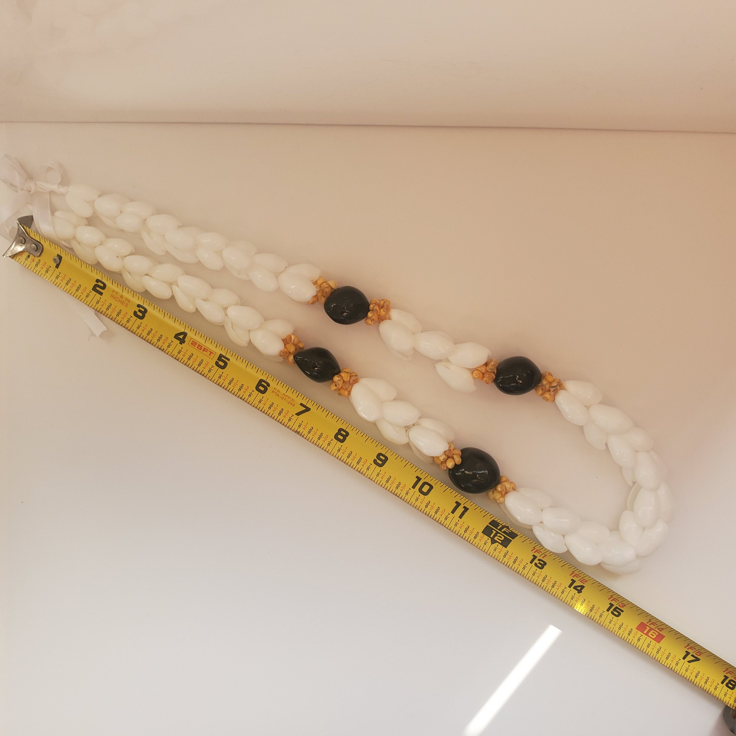 32-inch Bubble Shell With Mongo Shell Black Glossy With 4 Kukui Nuts ...