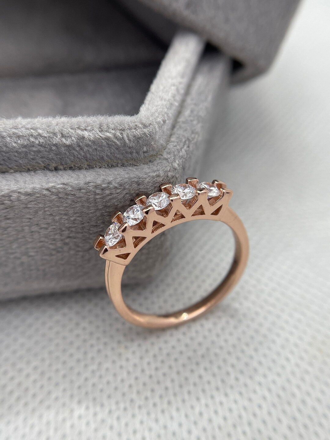 5 Stone Wedding Band, Bar Setting Moissanite Band, Stackable Band, 5 ...