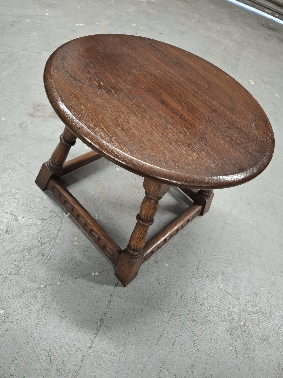 Vintage Solid Oak Circular Turned Leg Table - Etsy