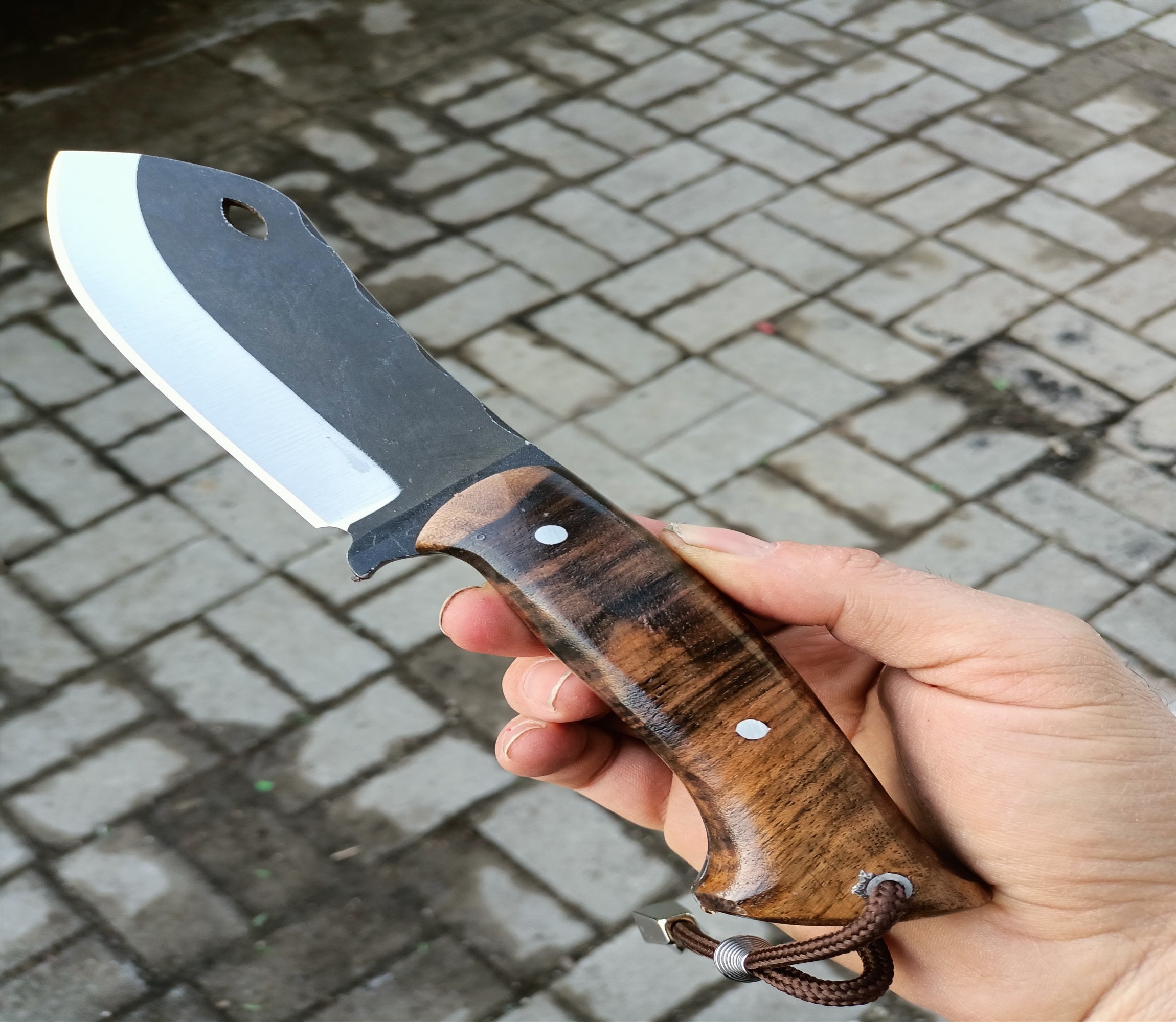 Handmade Nessmuk Knife: Black Blade, Walnut Grip, Engraved Hunting ...