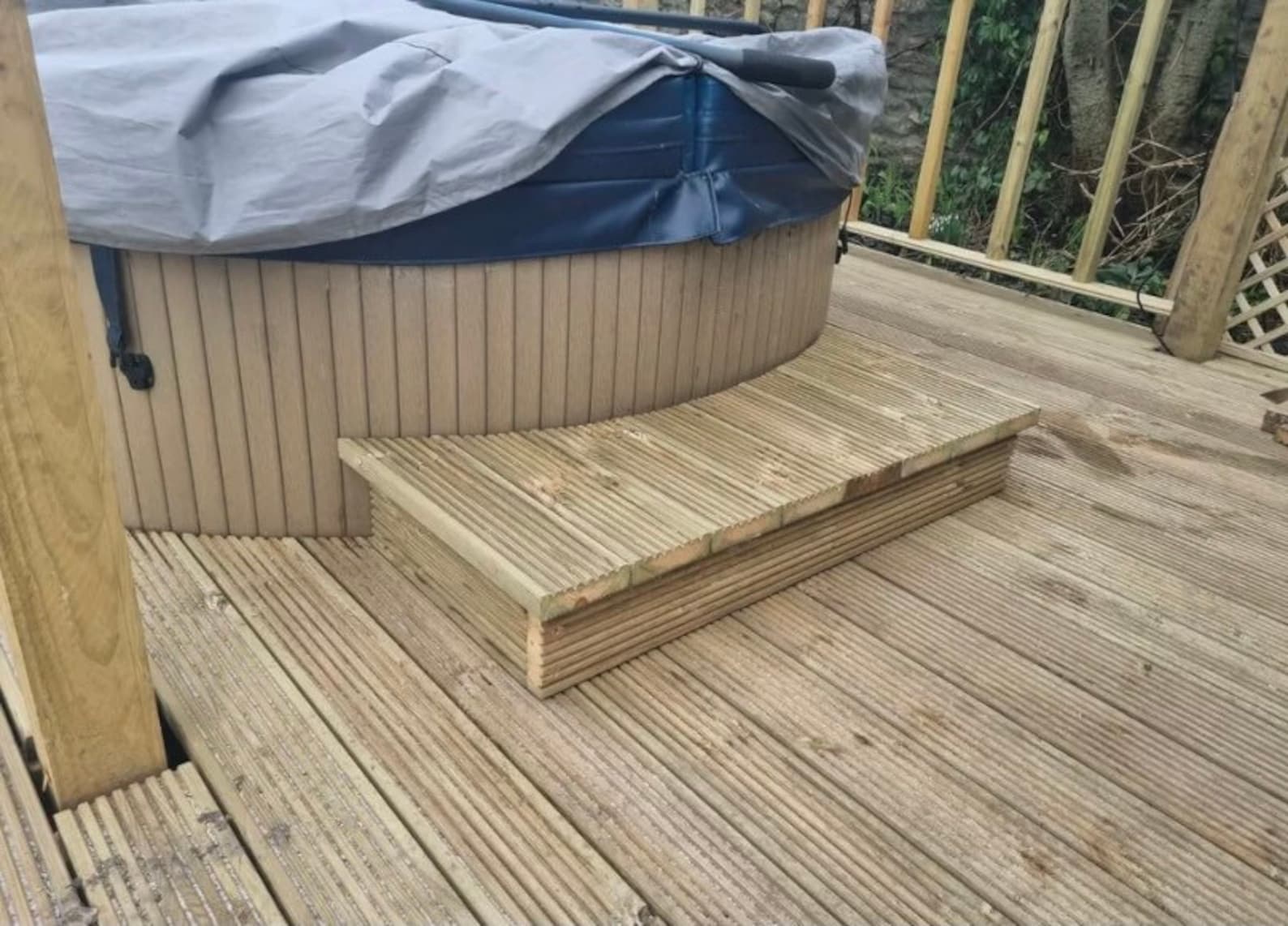Hot Tub/jacuzzi Decking Timber Step. Steps for Round Spas - Etsy