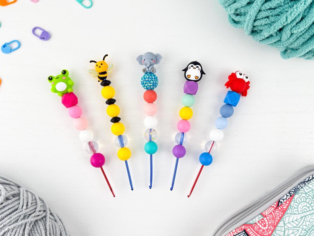 Custom Crochet Hook With an Ergonomic Silicone Beaded Comfort Grip ...
