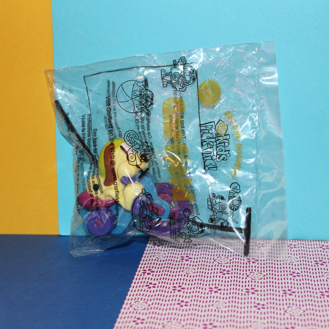 Vintage Garfield DQ Dairy Queen Kid's Pic-nic Toys - New in Package ...