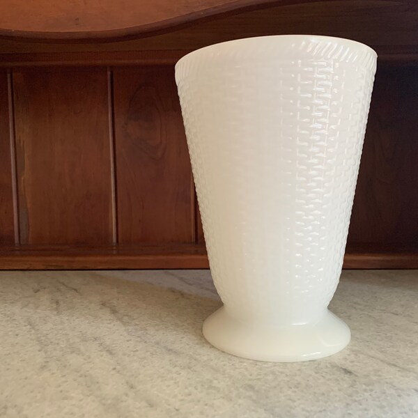 Large Milk Glass Vase - Etsy