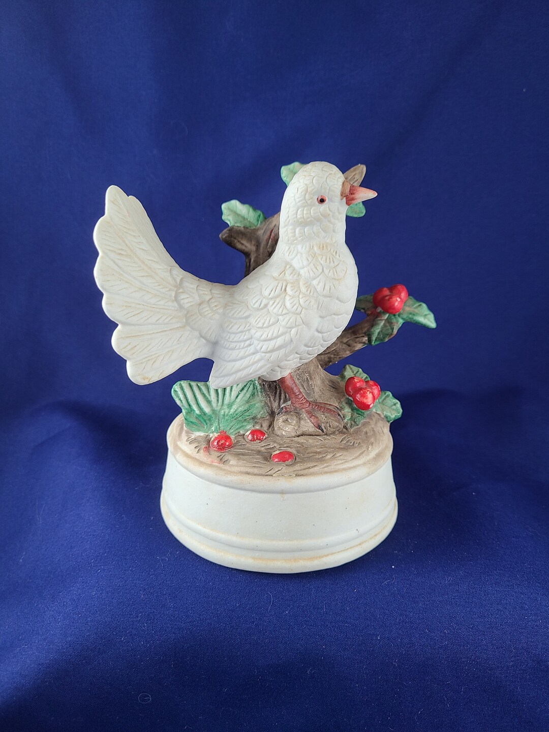 Vintage Royal Crown Dove Porcelain Music Box Plays "silent Night" White ...
