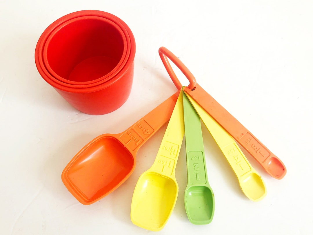 Vintage Tupperware Measuring Spoons Set of 5 Tri Colors Orange Yellow ...