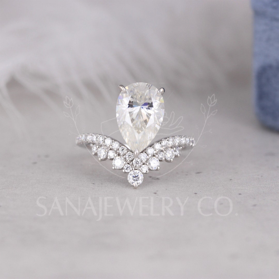 Chevron Pear Shaped Ring Pear Moissanite Engagement Ring Curved V Pear ...