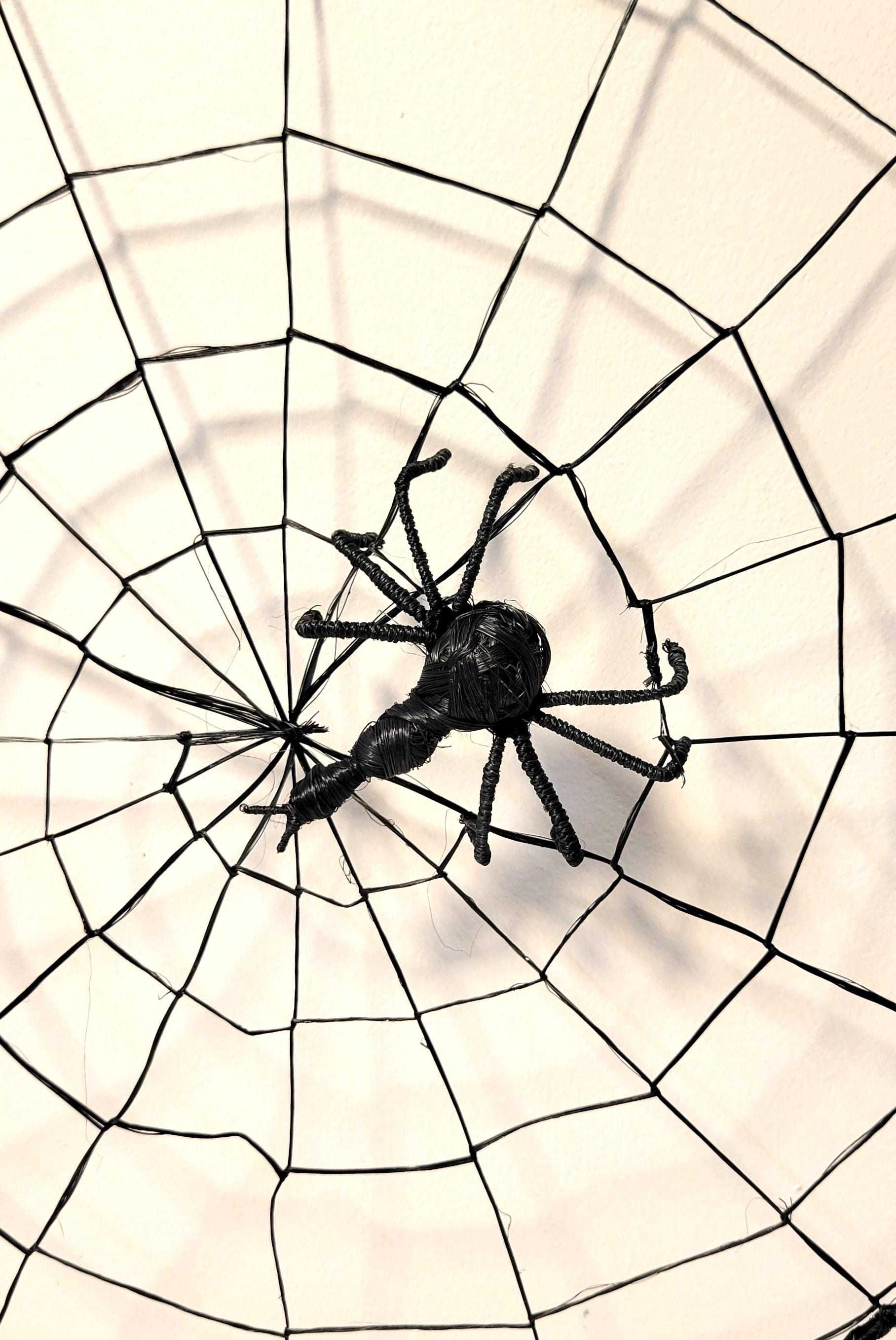 2 Piece Vintage 1960s Honeycomb Tissue Paper Hanging Spider W/crepe ...