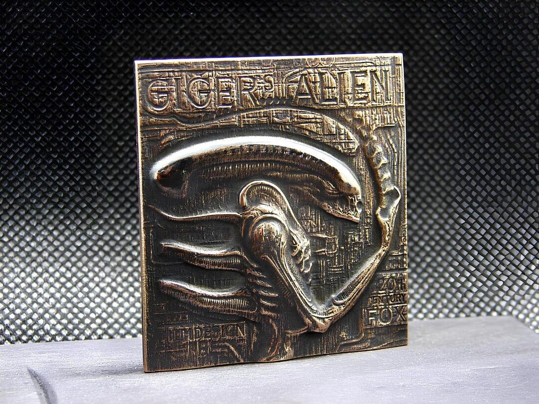 Giger's Alien - Film Design 20th Century Fox - Collectible Relief ...