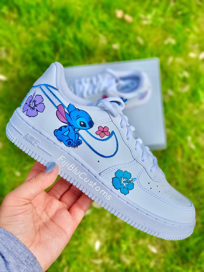 Disney Lilo y Stitch Custom Airforce 1, hechos a pedido, pintados a ... Disney Lilo y Stitch Custom Airforce 1, hechos a pedido, pintados a ...