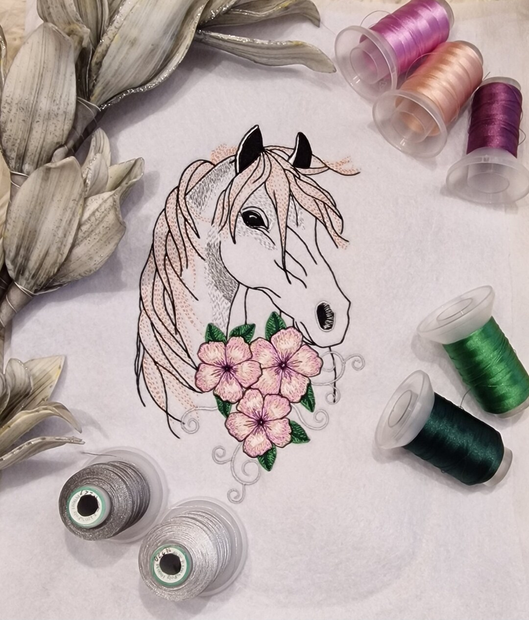Embroidery Horse With Flowers/ Stickdatei Pferd Mit Blumen/ Flower and Animal Motiv Design ...