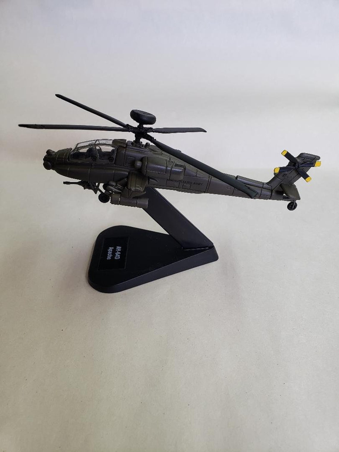 AH-64D APACHE Helicopter Model by Fabbri Publishing - Etsy