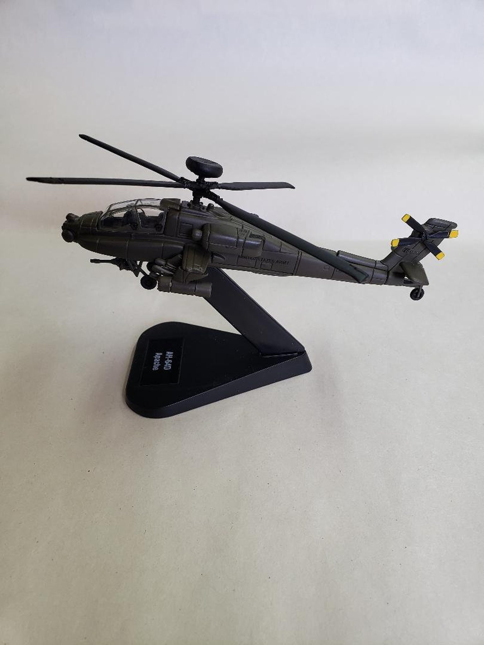 AH-64D APACHE Helicopter Model by Fabbri Publishing - Etsy