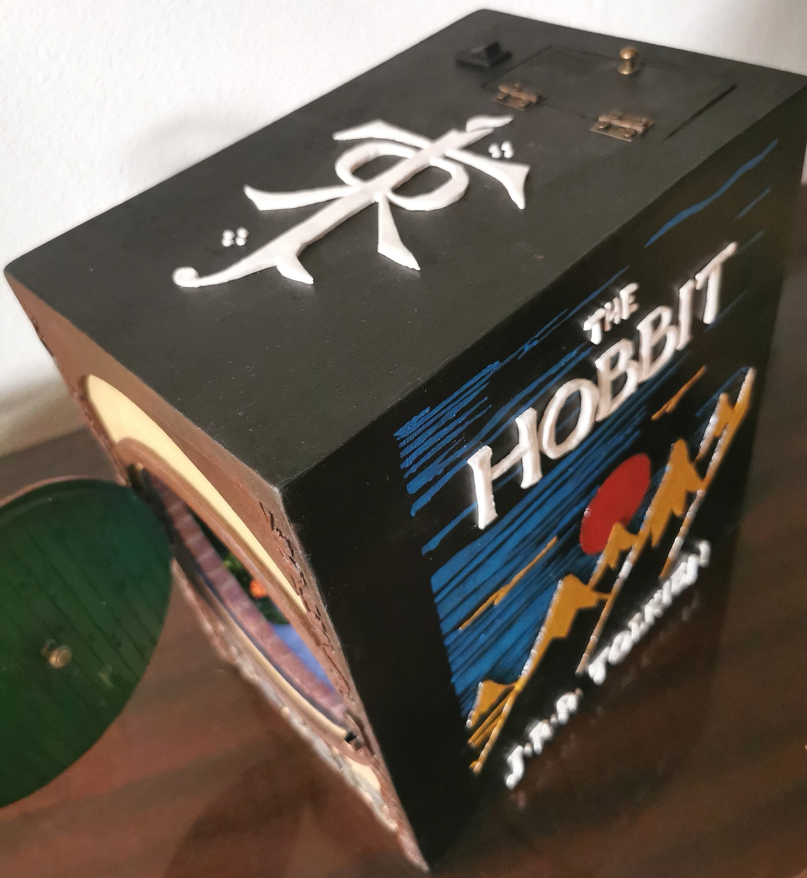 Hobbit House Shire LOTR Inspired Book Nook / Bilbo Baggins' Home Bag ...