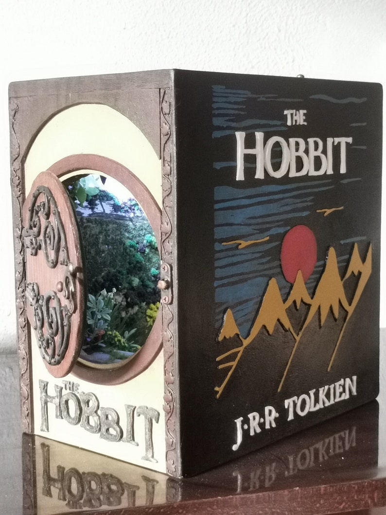 Hobbit House Shire LOTR Inspired Book Nook / Bilbo Baggins' Home Bag ...