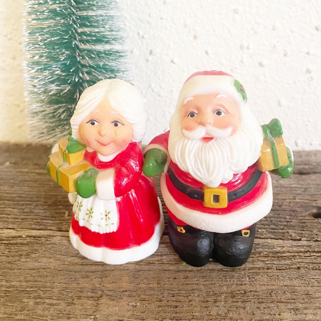 Vintage Ceramic Mr and Mrs Claus Salt and Pepper Shakers or Range Set ...