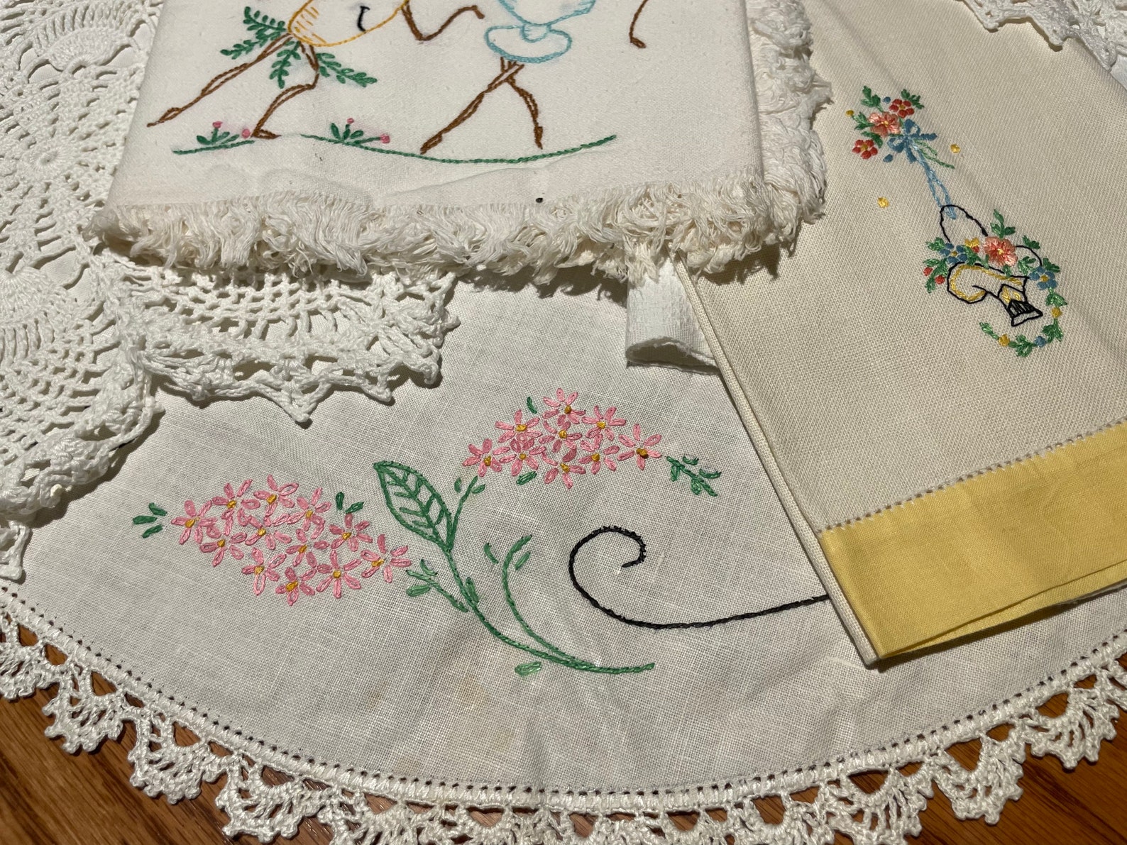 Vintage Embroidered Linens - Etsy