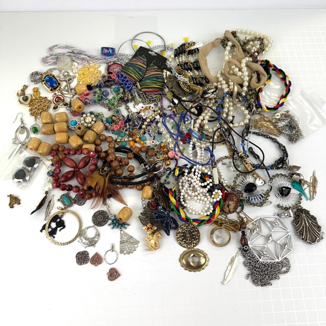 Jewelry Making Lot Junk Crafts Pieces Pendants Beads Necklaces Reuse 1 ...