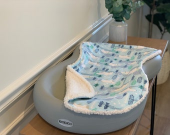 Keekaroo Peanut Changing Cover - Etsy