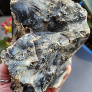 Gorgeous Raw Blue Agate Crystal/stone, Beautiful Coloring, Orbs ...