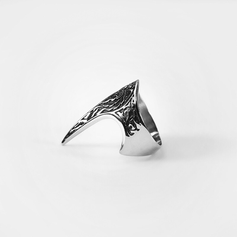 Raven Claw Ring - Etsy