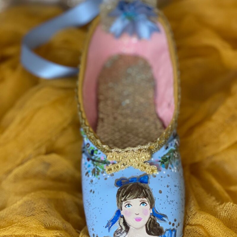 Nutcracker Pointe Shoe - Etsy