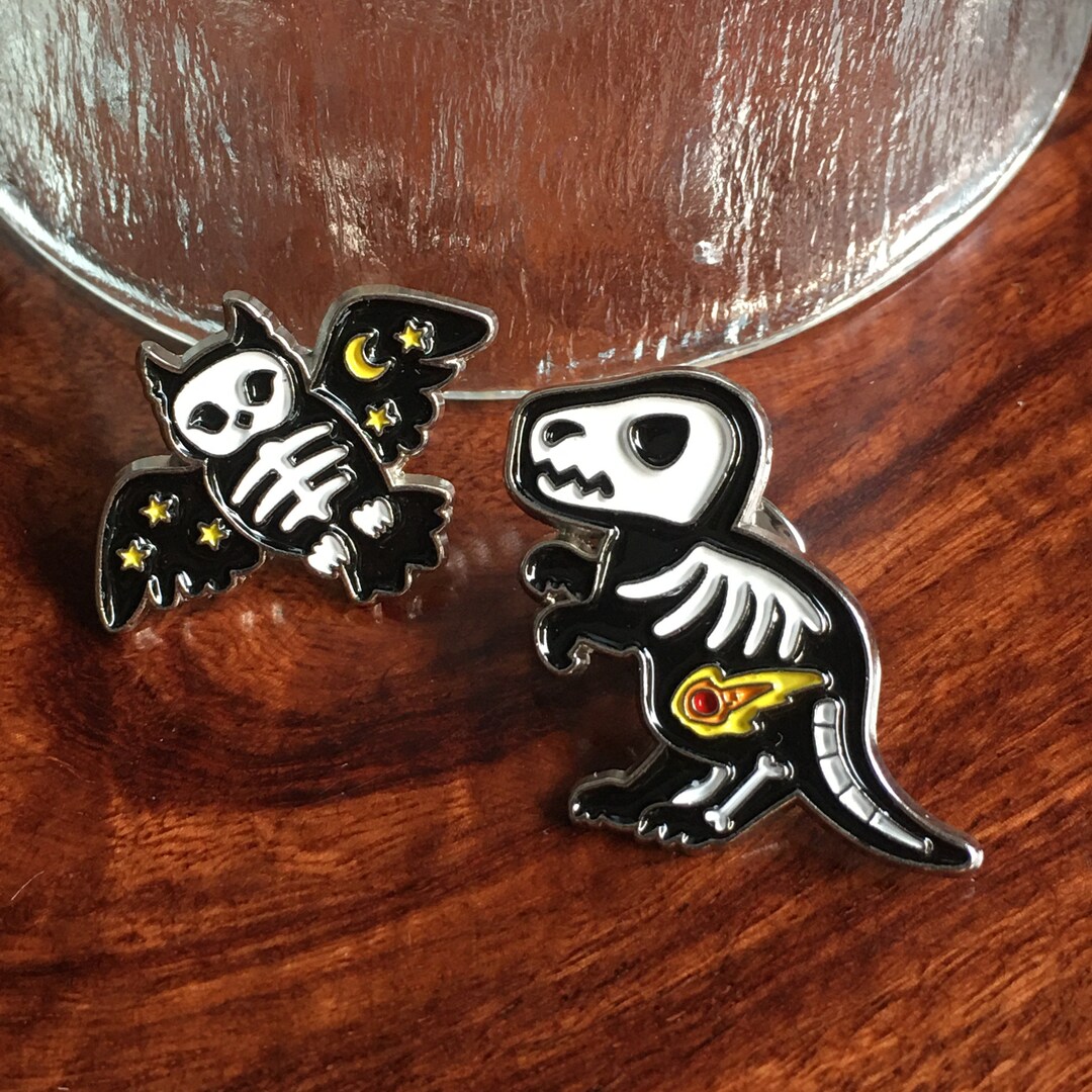 Bat Dinosaurs Skeleton X-ray Enamel Pins Creepy Bat Dinosaur Brooch ...