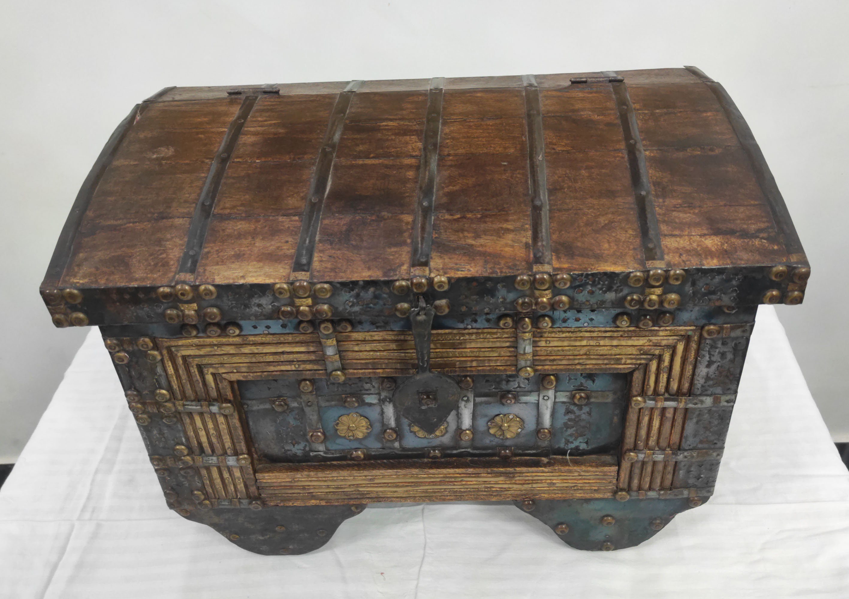 Wooden Vintage Trunk Box With Wheels Vintage Indian Sandook - Etsy
