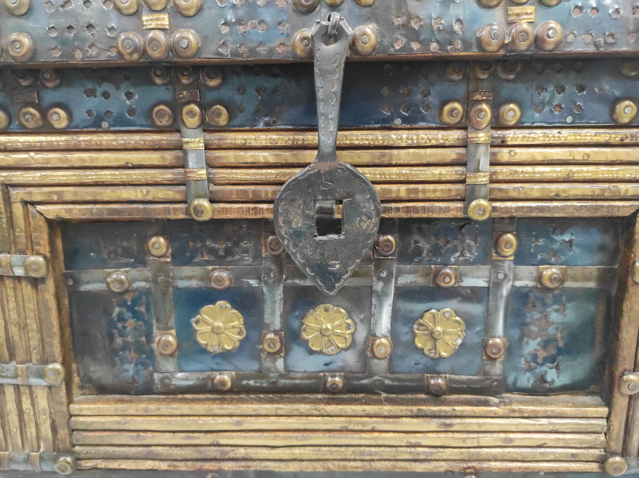 Wooden Vintage Trunk Box With Wheels Vintage Indian Sandook - Etsy