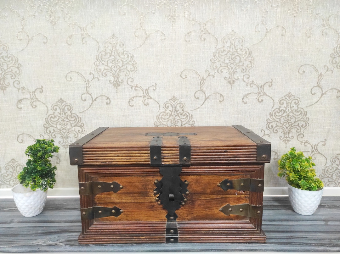 Wooden Vintage Trunk Box , Vintage Indian Sandook Box , Handmade ...