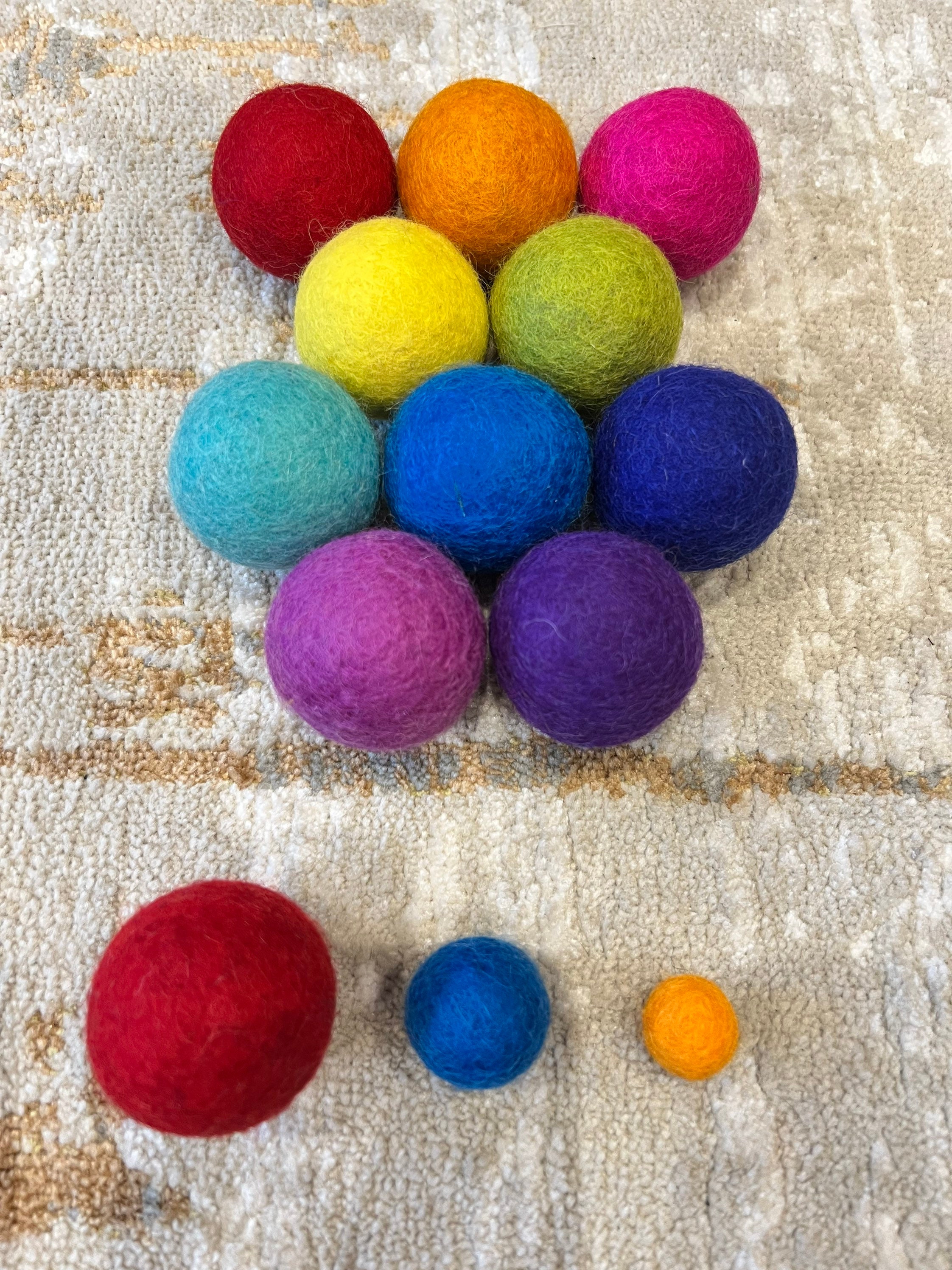 10pcs Montessori Sensory Play Large Felt Balls in Rainbow - Etsy