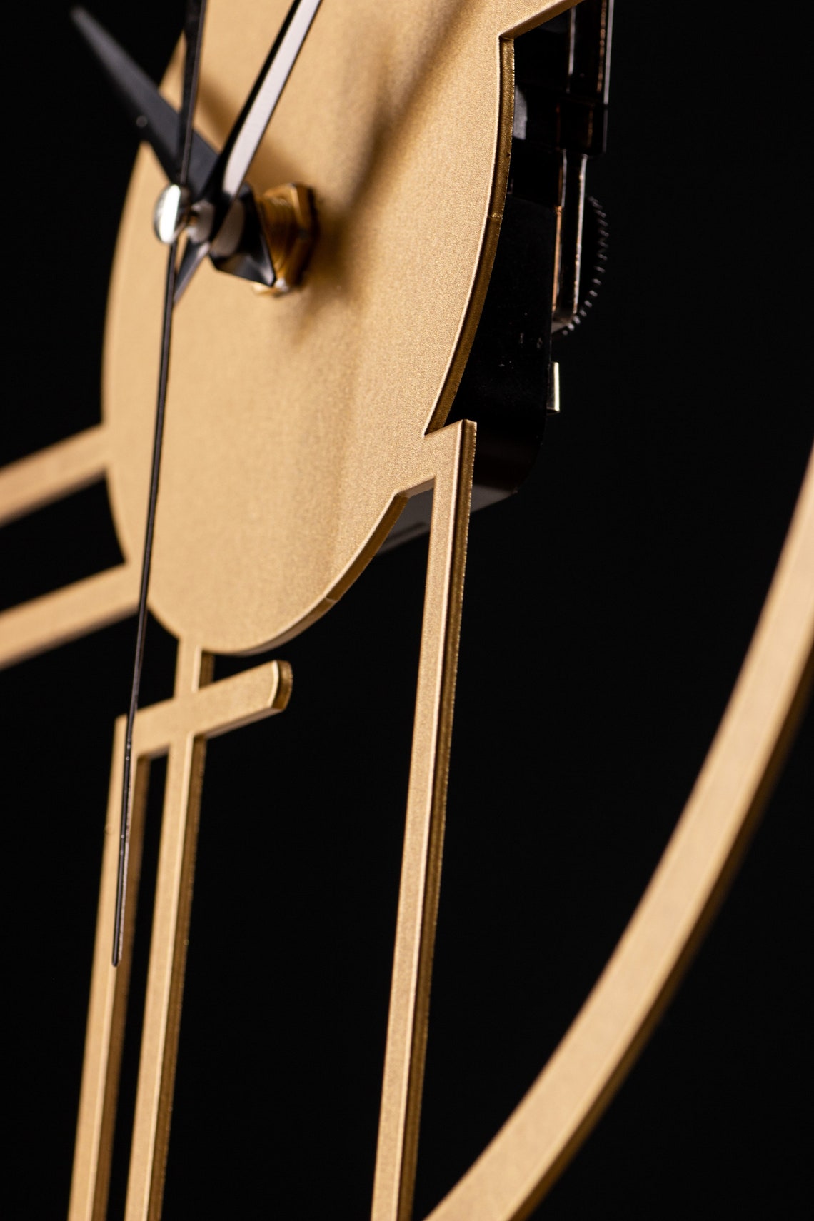 Gold Tabletop Minimalist Lineal Circle Metal Slient Clock | Etsy