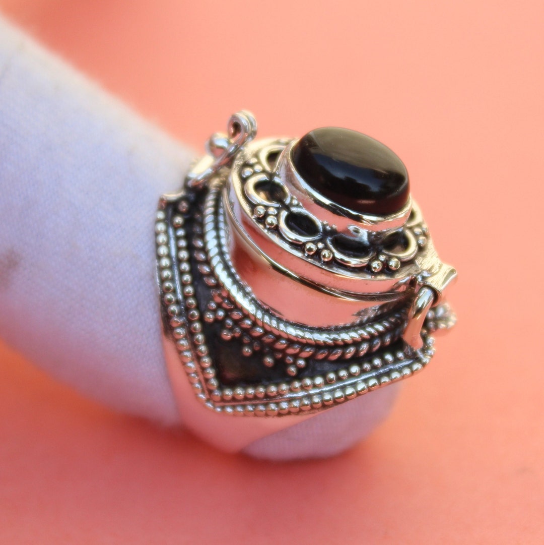 Silver Plated Secret Compartment Ring With Natural Black Onyx Gemstone ...