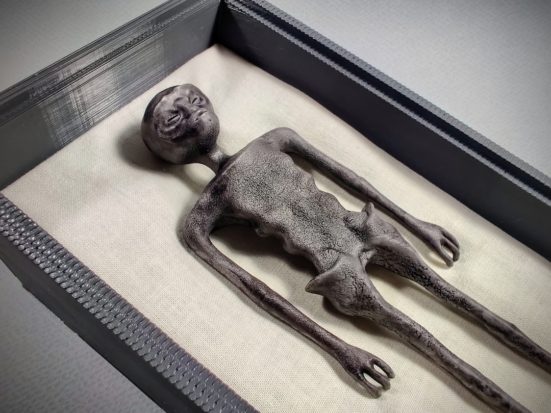 Alien Mummy of Nazca in vitrine - Mexican Alien - Niet-menselijk ...